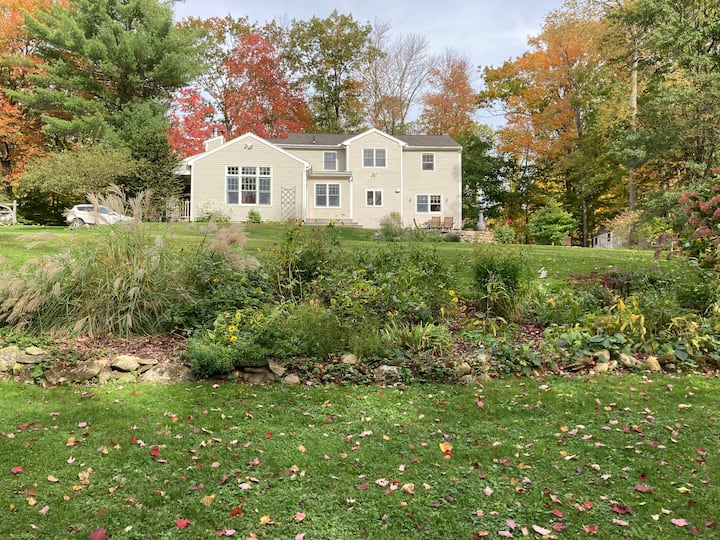Gracious Country Farmhouse - Litchfield, CT