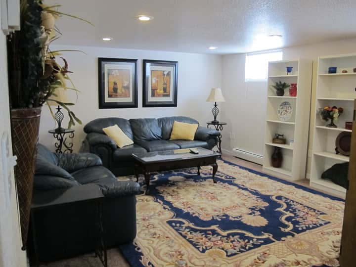 Charming Duplex With  2 Bedroom / 1 Bath Units - Pueblo, CO