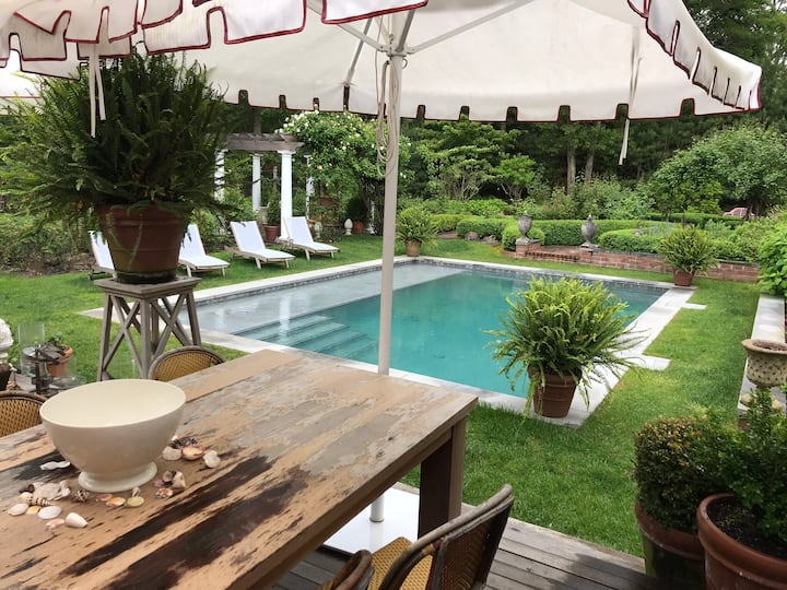 Southern Gated Home With Gardens,pool,and Privacy - The Hamptons, NY