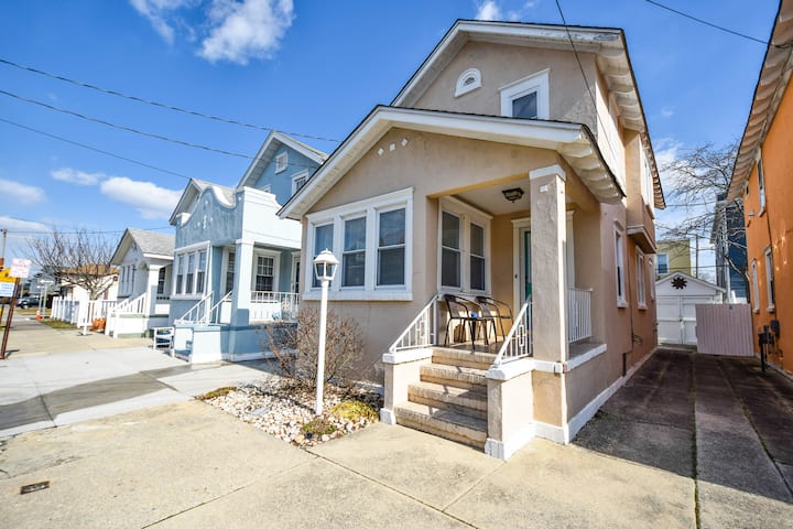 Shore Town Retreat | 4 Bdr + Parking Private House - Longport, NJ