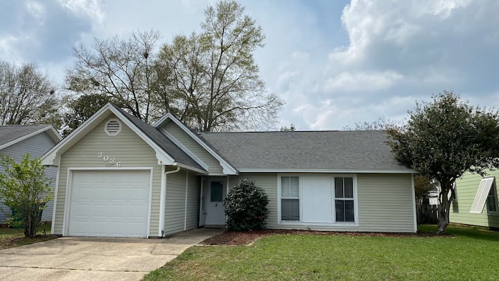 Cute Home Minutes From The Beach! - Niceville, FL