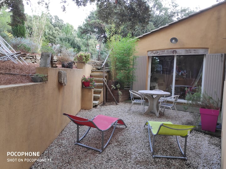 La Poulido Au Pied Du Mont Ventoux / Provence - Bédoin