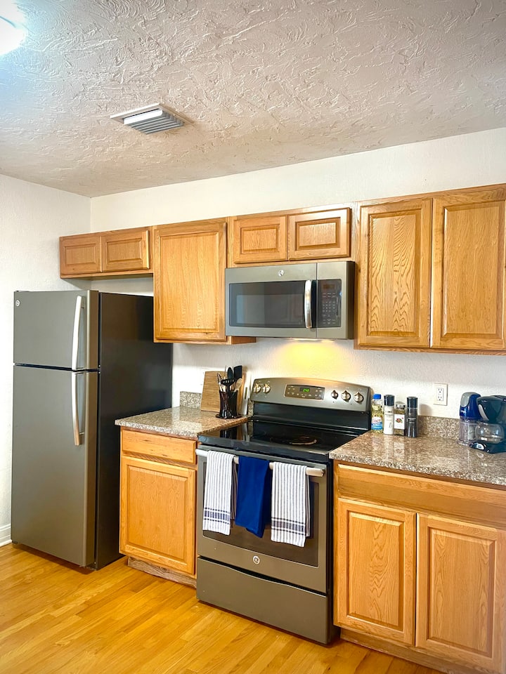 Central Location Home. Close To Downtown And Beach - St. Petersburg, FL