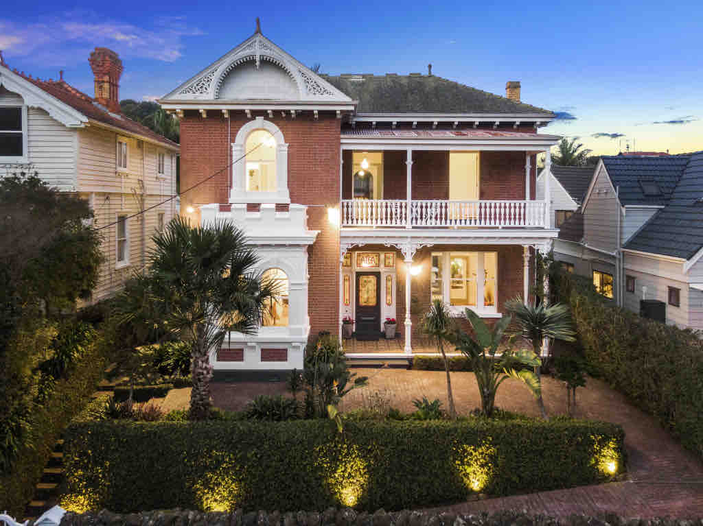 Stunning Auckland waterfront Victorian villa - Houses for Rent in ...