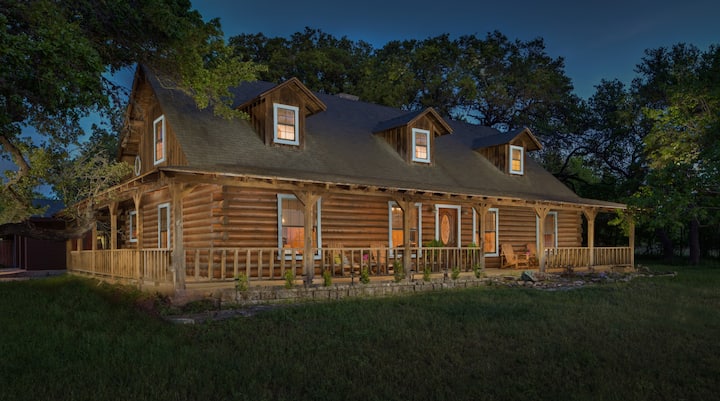 Spacious South Austin Cabin In Nature - Buda, TX