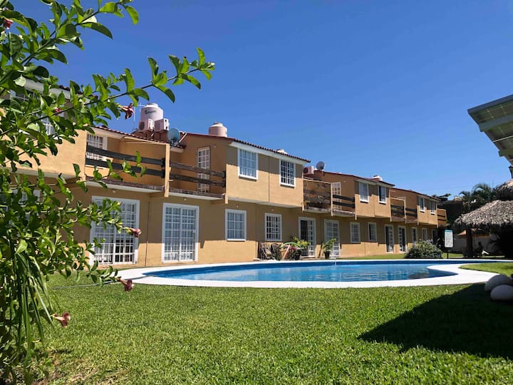 Casa Cómoda Y Equipada Con Alberca - Ixtapa Zihuatanejo