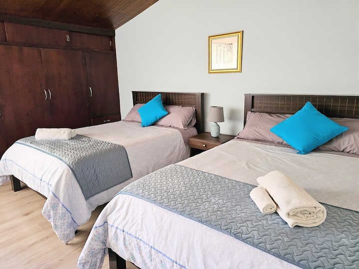 Suite Moderna 301. La Mejor Ubicación - Quito