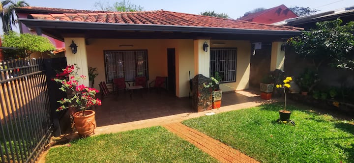 Apartamento Amoblado, Amplio Y Muy Bien Ubicado - San Lorenzo