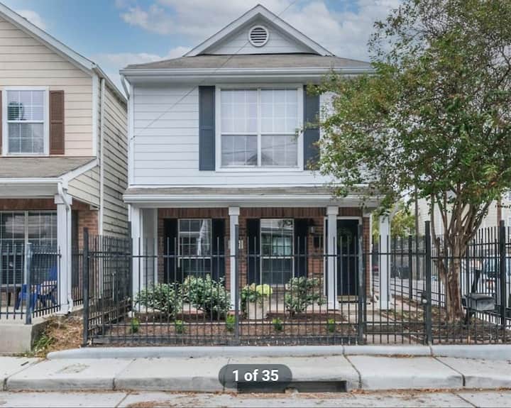 Midtown Charmer - Nicely Walkable - Houston, TX