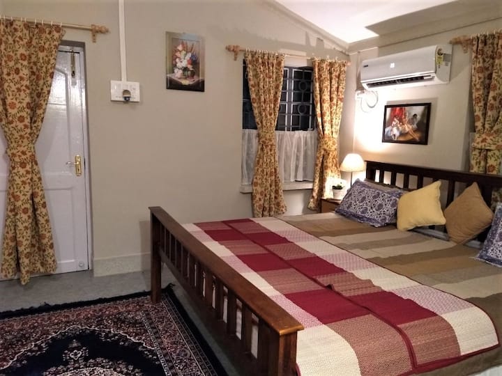 Prantarik Cottage Bed And Breakfast (Single Room) - Santiniketan