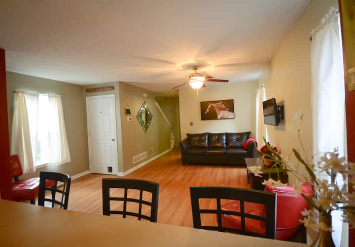 Home Away From Home - Dt/phoenix Hill/ Nulu Areas - Louisville, KY