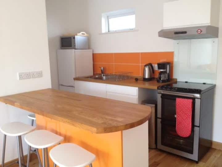 Galway City-salthill, Modern Self Catering Flat - Galway