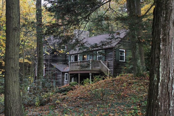Peaceful Stockbridge Cabin In The Woods - Stockbridge
