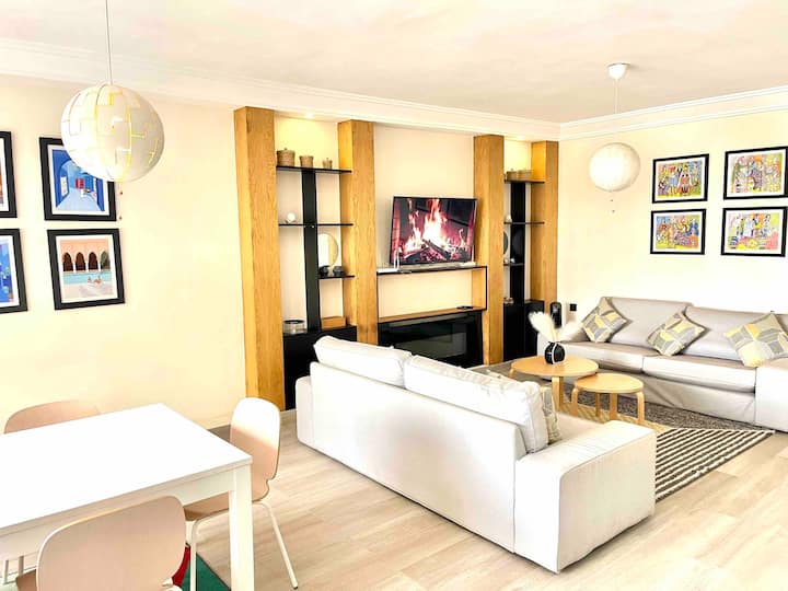 Bright, Spacious 3-bedroom Downtown - Casablanca