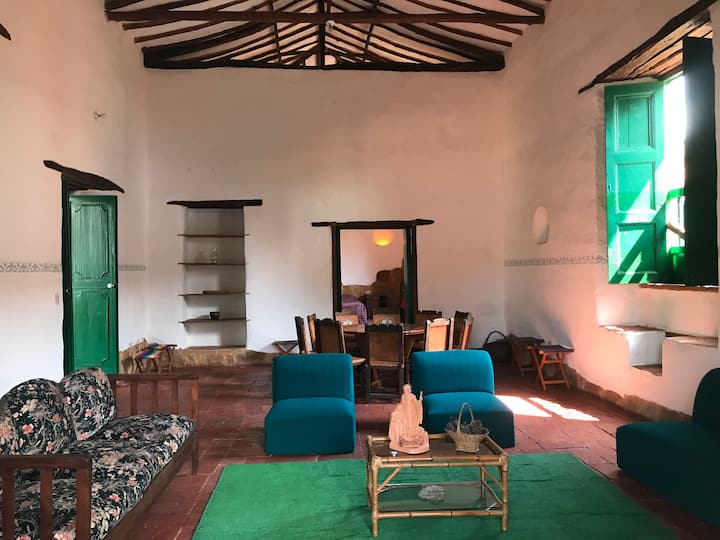 Habitación Familiar-casa Silva Frente La Catedral - Barichara