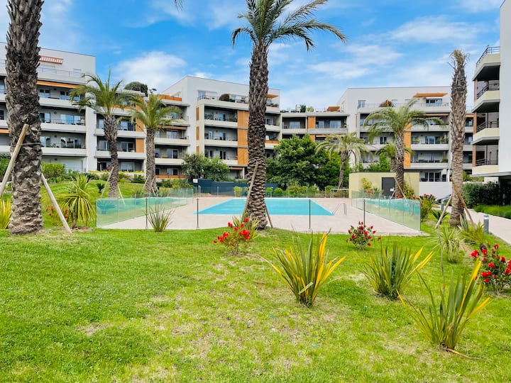 "Bel Appartement Avec Jolie Vue & Grande Piscine" - Puget-sur-Argens
