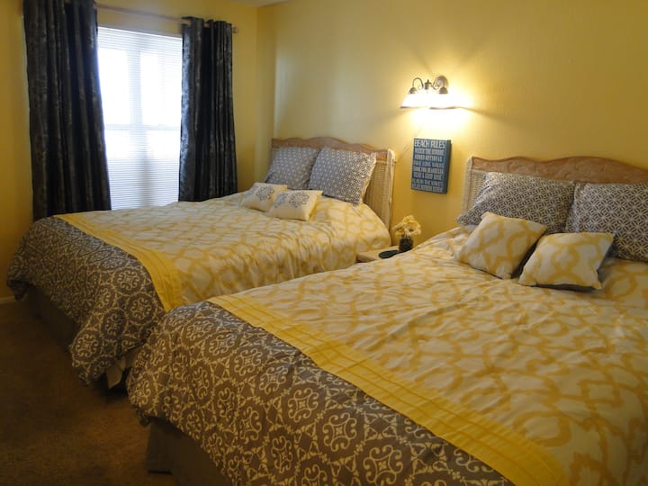 Condo W/ Massive Pool, Hot Tubs, Bbq Areas - Beach Park At Isla Blanca, South Padre Island