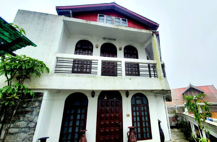 Neo’s Bnb – (Penthouse-style Stay In Bedroom 3) - Darjeeling
