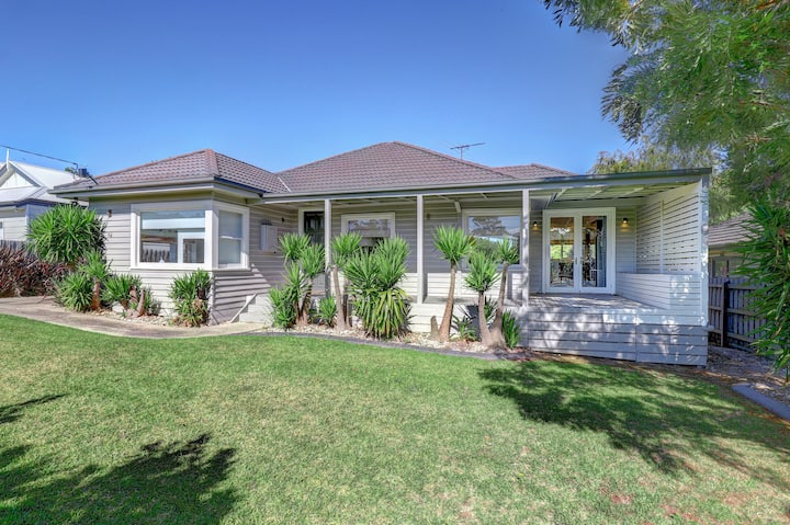 Dromana Family Beach House - Red Hill