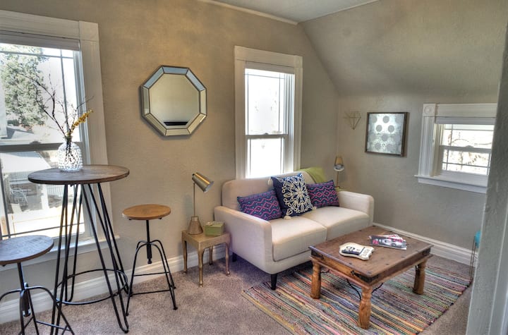 Downtown Boutique Aspen Suite - Colorado Springs, CO