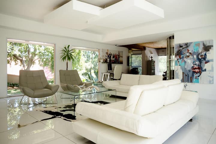 20 On 4th Gabriella Luxury Upmarket Guesthouse - Rustenburg