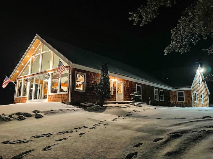 10 Bedroom Mountain Lodge Retreat On Deer Farm - Maine