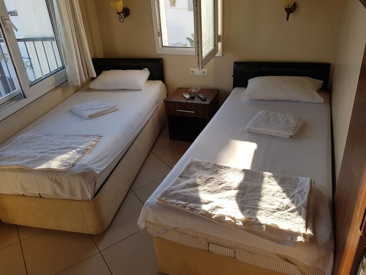 4 Kisilik Bodrumda Oda - Bodrum