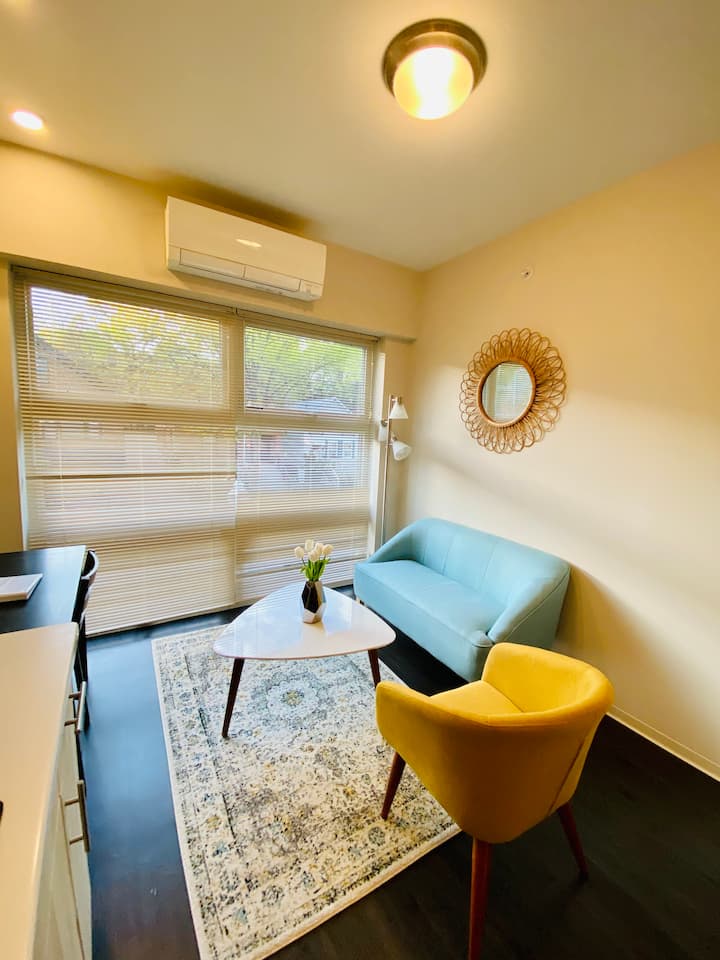 Modern & Quaint Downtown Madison Studio (212). - Madison, WI