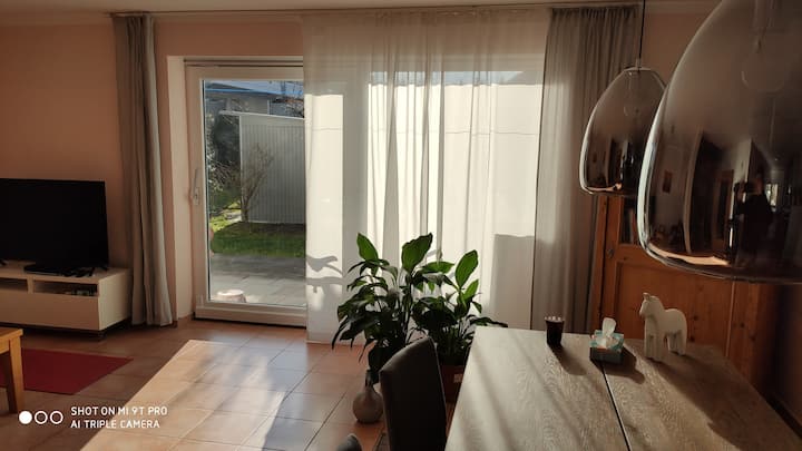 Haus Neu Renoviert, Stadtnah, Ruhig - Leipheim