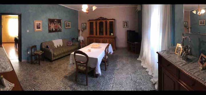 Appartamento Centrale A Locri Dietro Pal.comunale - Locri