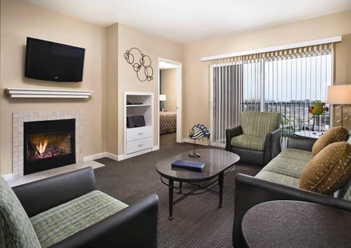 Your Ocean View Condo In Oceanside Awaits You - Strand Beach, CA
