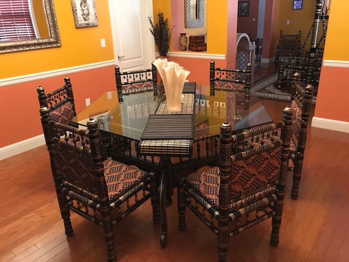 Upscale Hills-country Club-desk,wifi, Tv & View. - Hayward, CA