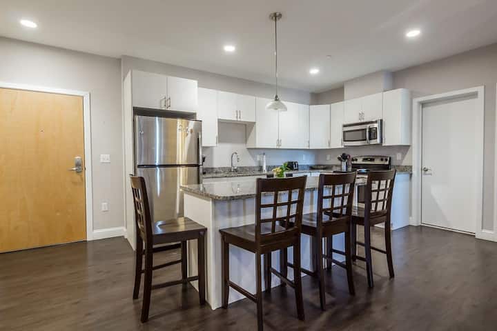 2bed/2bath Apt At Waltham Landing.  Corner Unit - Waltham, MA