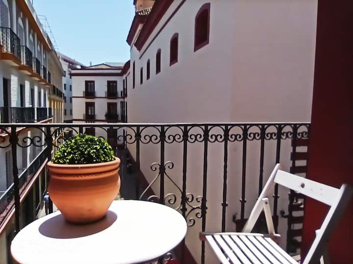 The City Shine By Plaza Nueva - Sevilla, España