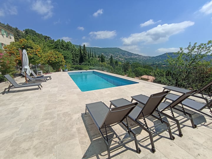 Gîte Avec Vue Panoramique
2 Ou 4 Personnes - Grasse