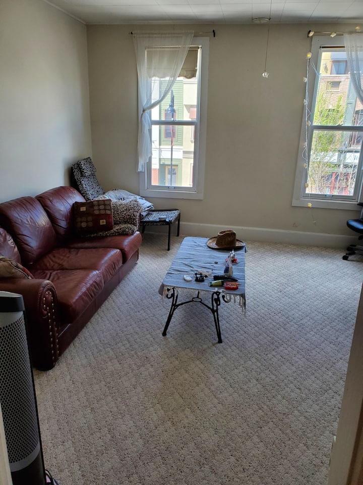 Fancy A Cozy Stay In A Famous Town? - High River