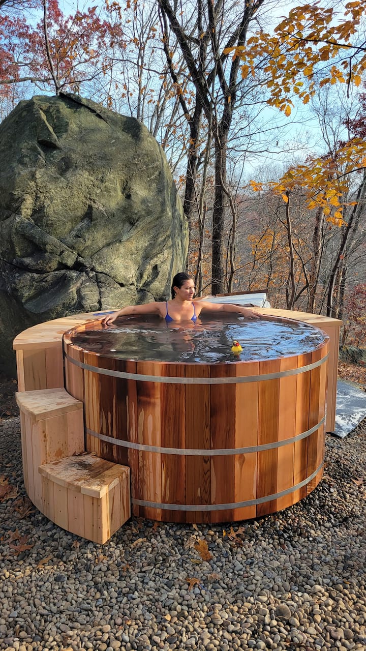 Colonial Home With Hot Tub And Al Fresco Dining - Brewster, NY