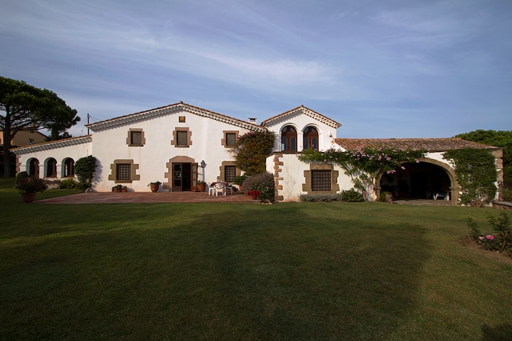 Masía Rústica Con Vistas Al Mar, Gran Jardín Y Piscina Privada. - Platja d'Aro