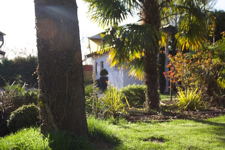 Große Luxuslodge Im Park Am Stadtrand - Neuss