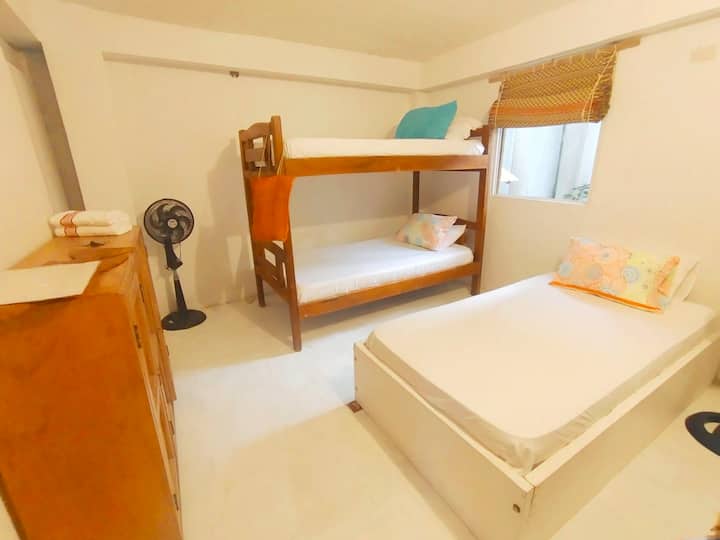 Cómoda Habitación Triple En Rincón Del Mar. Hab 1 - San Onofre