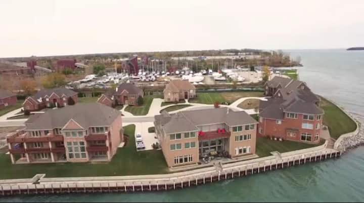 Luxury Living - Windsor