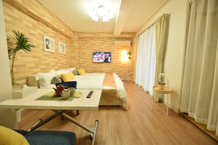 Nippombashi Art Hotel701,6min To Station, Freewifi - Osaka, Japan
