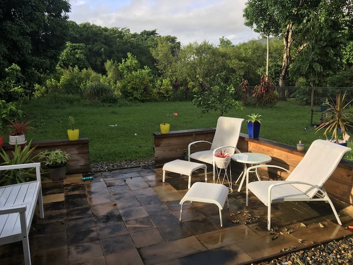Tropical Yard-city & Airport 10mins - Cairns