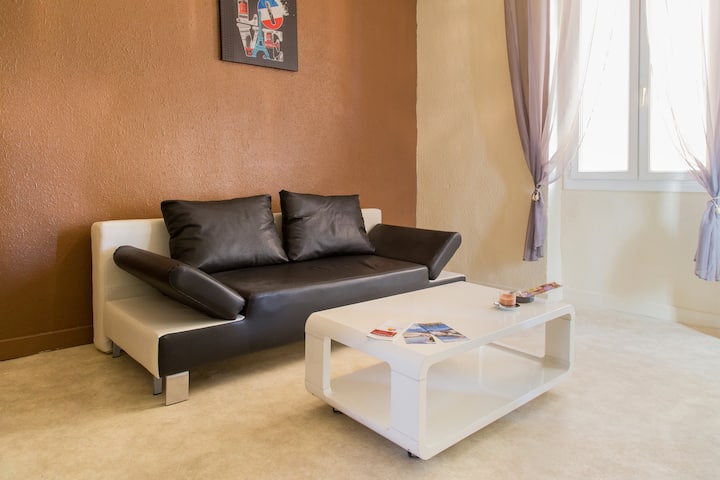 Premier: Appartement F2 De 50 M² Idéalement Situé - Alba-la-Romaine