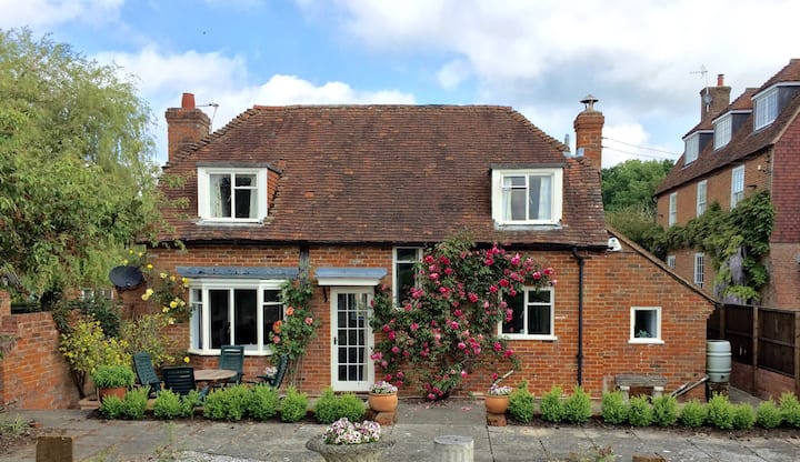 Country Cottage -London 1hr - Farnham