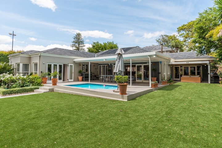 Stylish Family Home In Leafy Claremont - Kapstadt