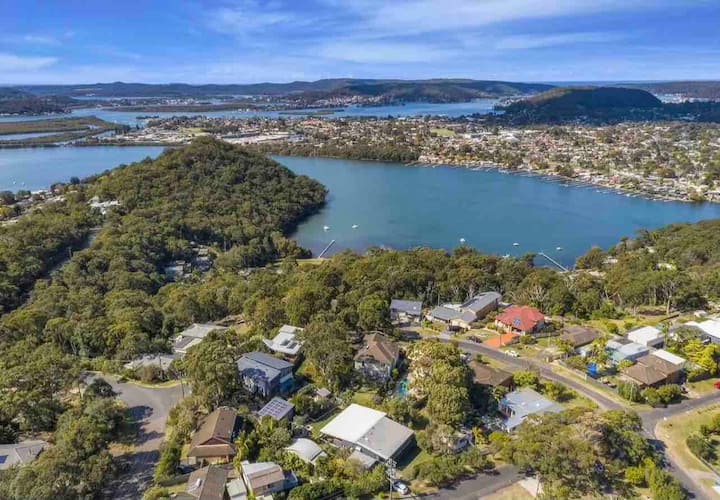 Art House On Wattle Bushwalking And Beaches. - Central Coast
