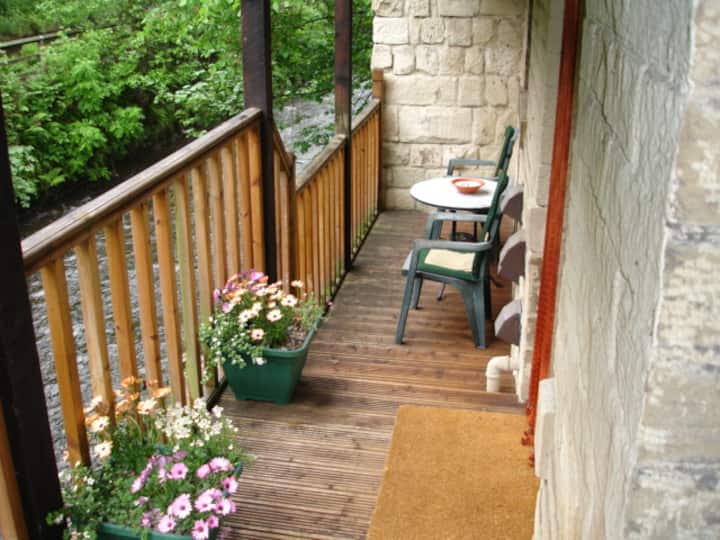 A Warm Comfortable & Homely Escape - Todmorden