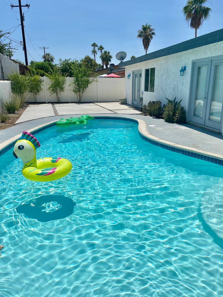 Palm Springs Style. Pool. Mtn Views. 3 Br/2ba - Palm Springs, CA