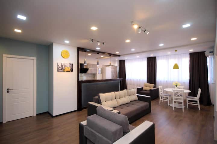Yellow 2 Bed Apartment At Davidians - Erevan